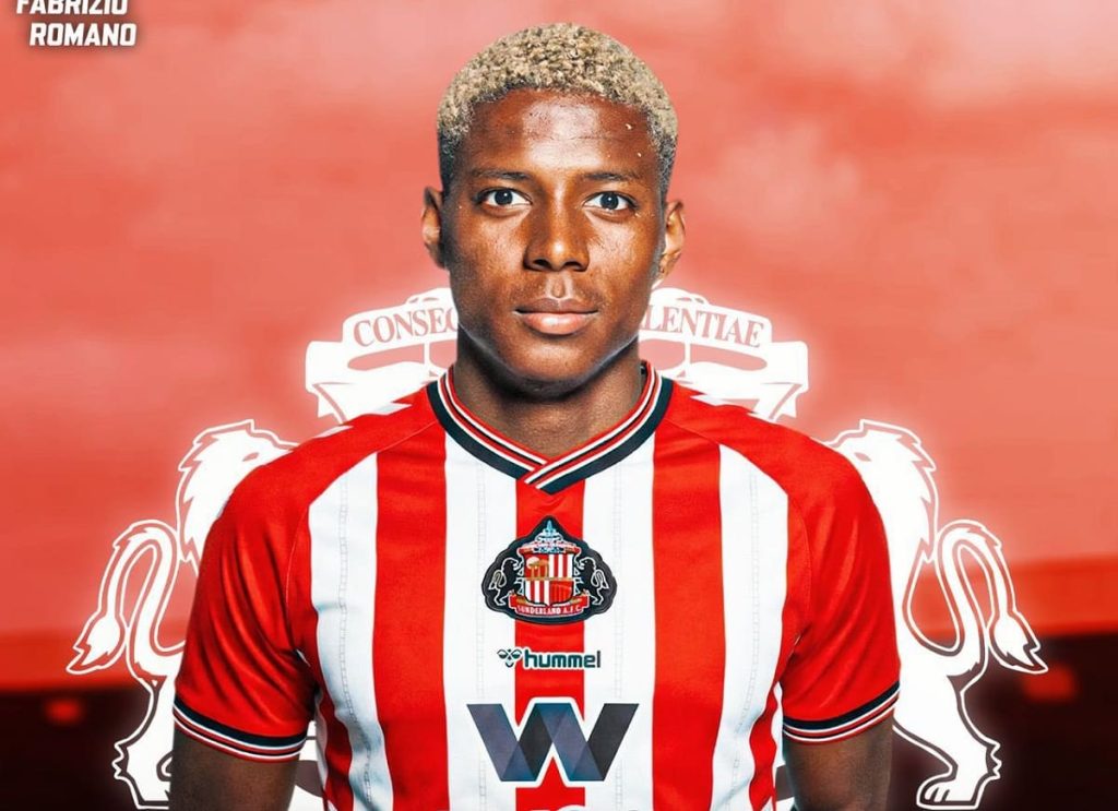 Nilson Angulo llega a la Premier League por 25 millones de dólares